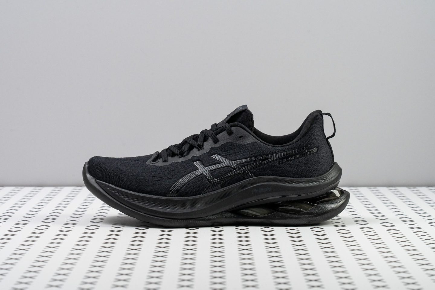 Cut in half: ASICS Gel Kinsei Max Review (2025) | RunRepeat