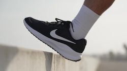 Cut in half: Nike Revolution 7 Review | RunRepeat