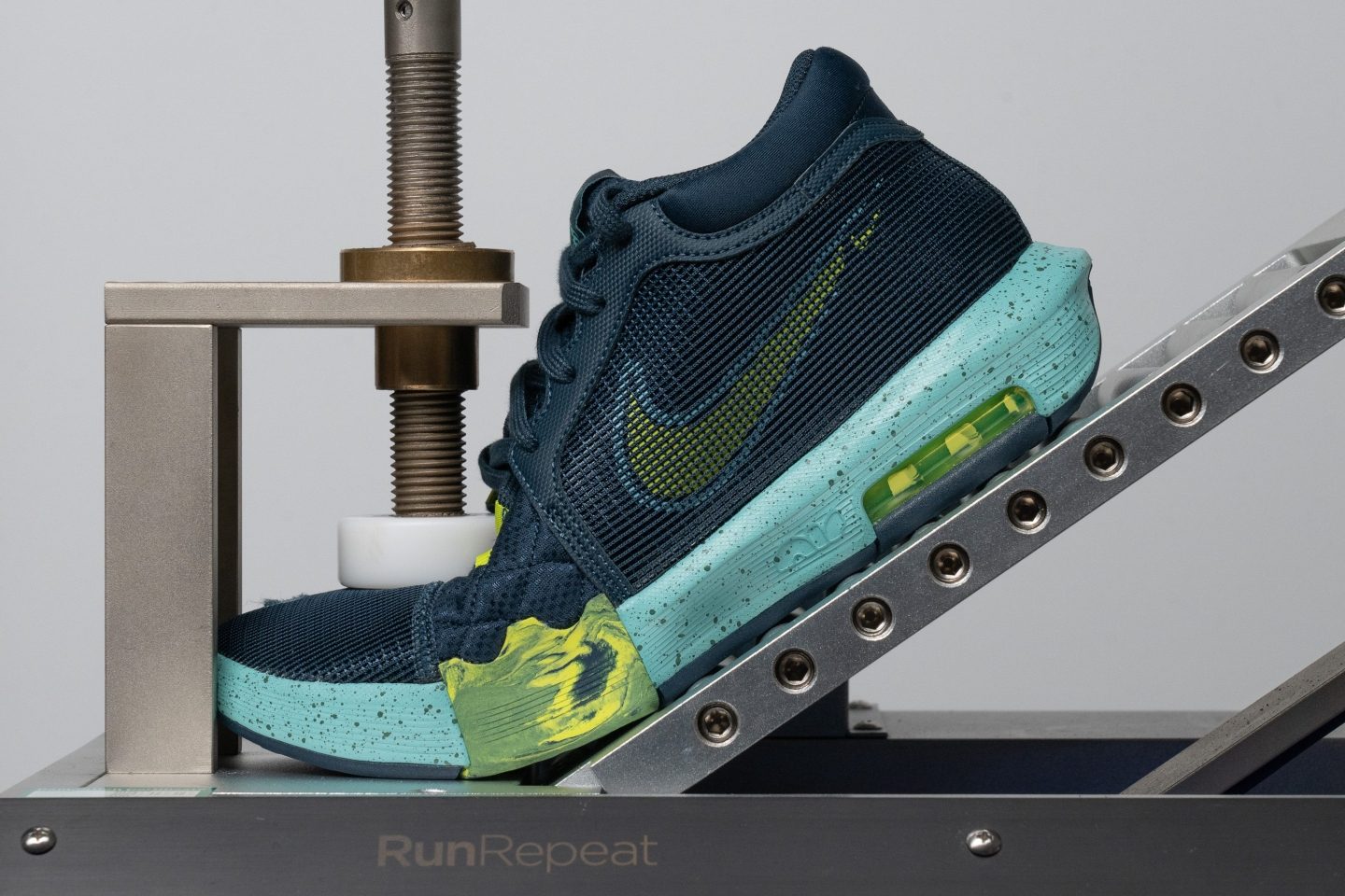 Cut in half: Nike LeBron Witness 8 Review (2025) | RunRepeat