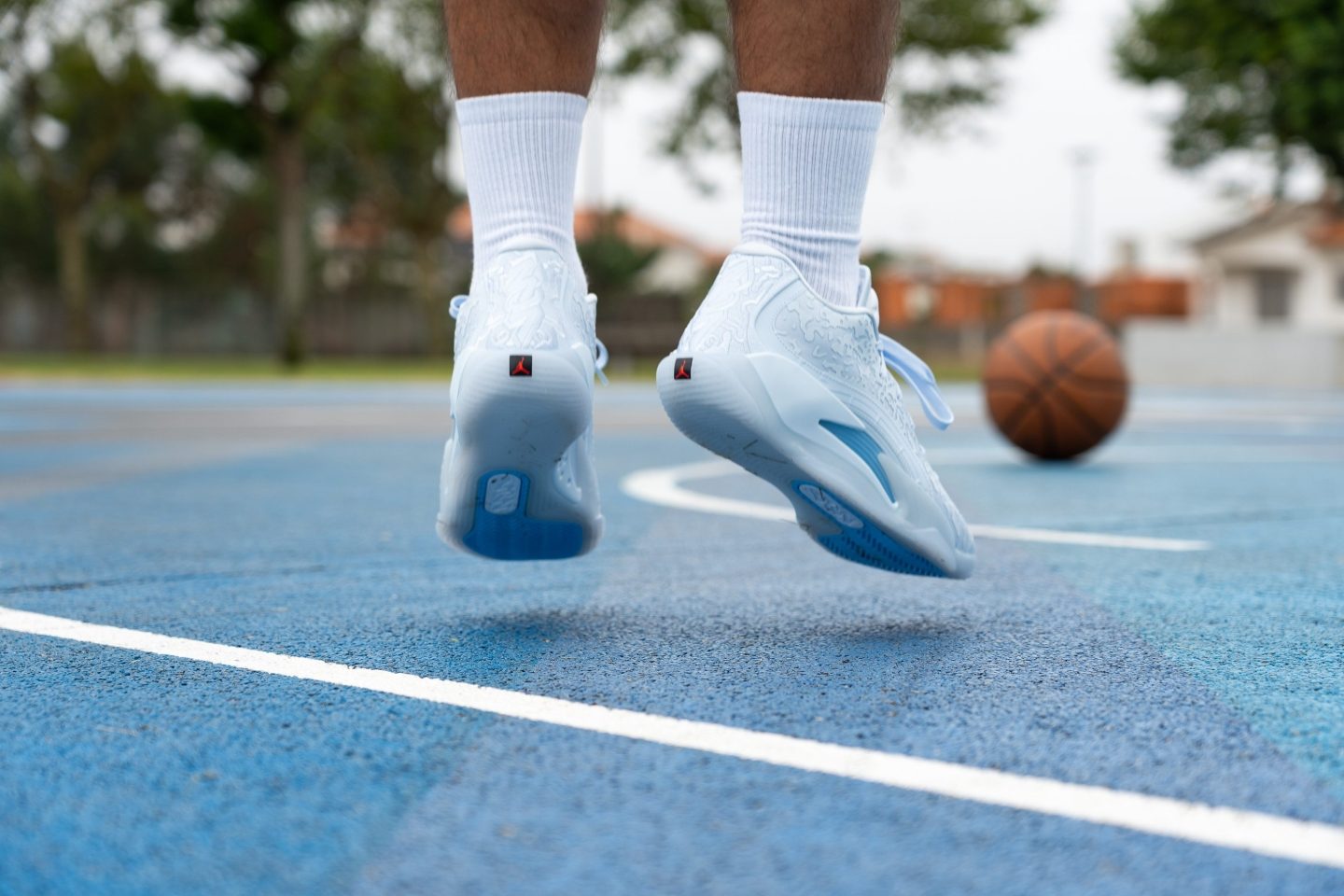 Cut in half: Jordan Zion 3 Review | RunRepeat
