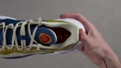 Cut in half: Under Armour Curry 11 Review | RunRepeat