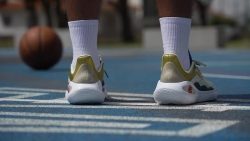 Cut in half: Under Armour Curry 11 Review (2024) | RunRepeat