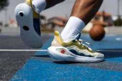 Cut in half: Under Armour Curry 11 Review (2024) | RunRepeat