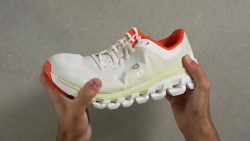 Cut in half: On Cloudflow 4 Review | RunRepeat