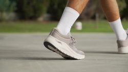 Cut in half: Skechers Arch Fit 2.0 Review | RunRepeat