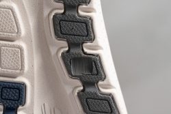 Cut in half: Skechers Arch Fit 2.0 Review | RunRepeat