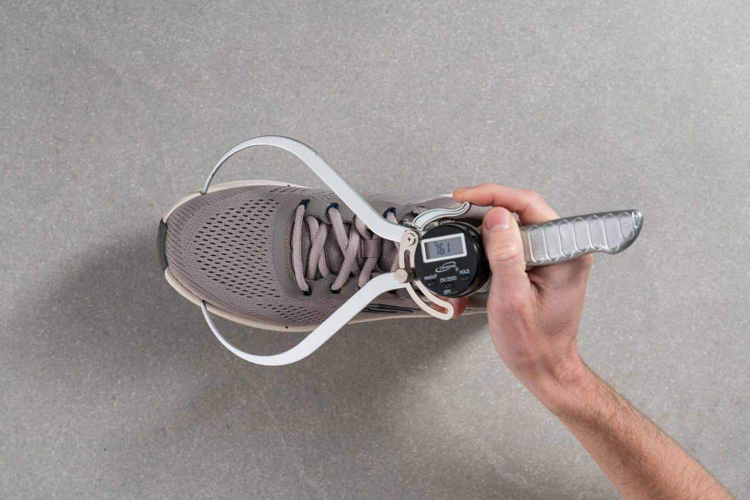 Cut in half: Skechers Arch Fit 2.0 Review (2023) | RunRepeat