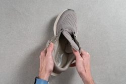 Cut in half: Skechers Arch Fit 2.0 Review | RunRepeat