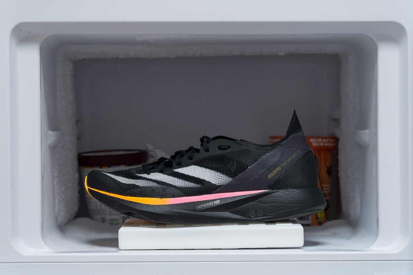 Cortadas por la mitad: Análisis y review de las Adidas Adizero Takumi ...