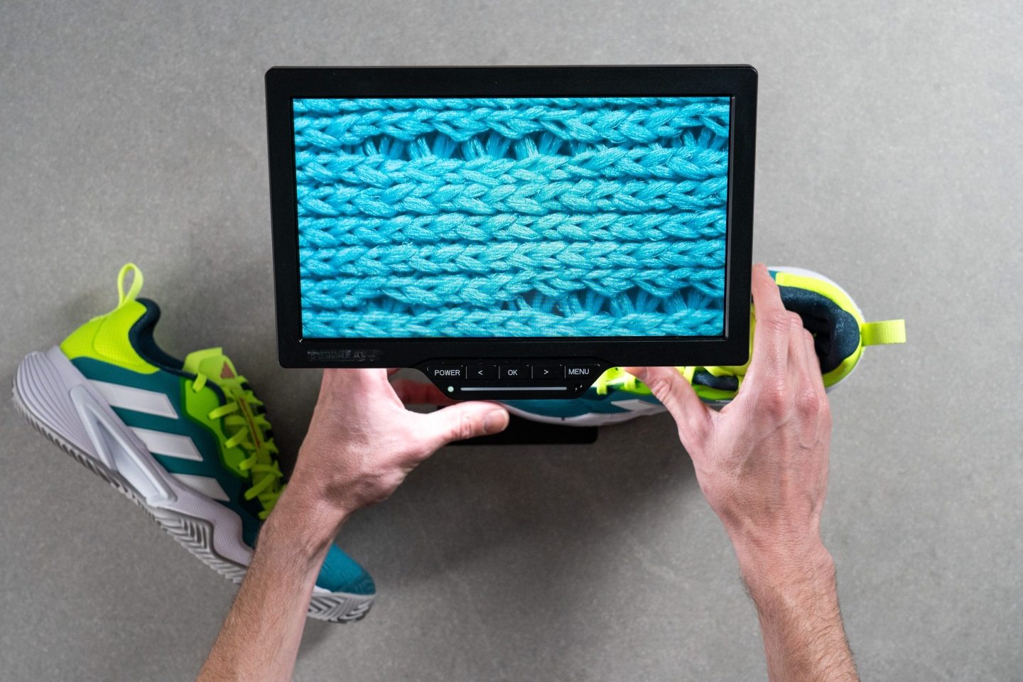 Cortadas por la mitad: Análisis y review de las Adidas Barricade 13 ...