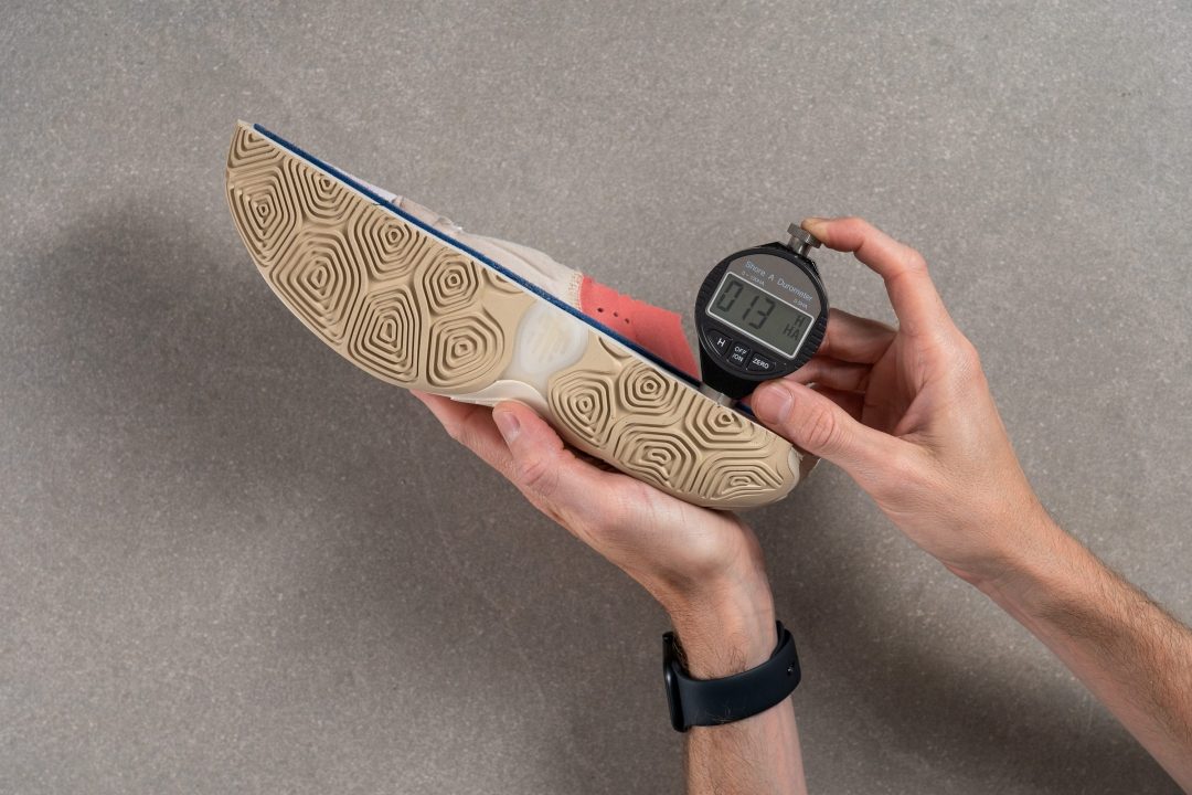 Cut in half: New Balance Fresh Foam BB v2 Review | RunRepeat