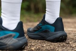 Cut in half: Salomon Genesis Review | RunRepeat