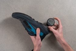 Cut in half: Salomon Genesis Review (2024) | RunRepeat