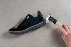 Cut in half: Salomon Genesis Review | RunRepeat