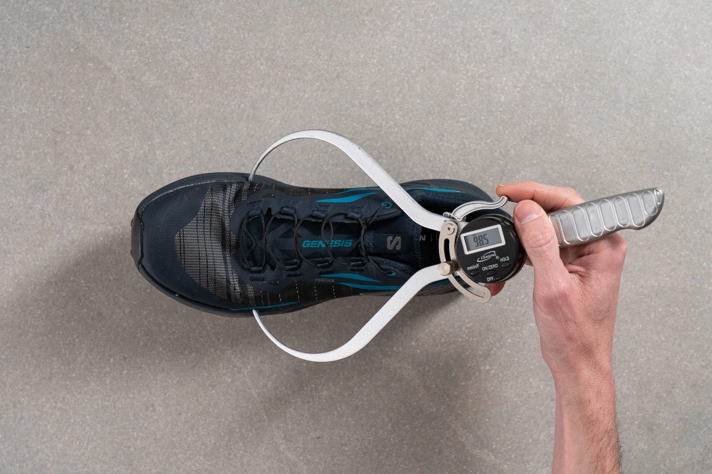 Cut in half: Salomon Genesis Review (2024) | RunRepeat