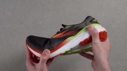 7 Best Running Shoes For Orthotics in 2025 | RunRepeat