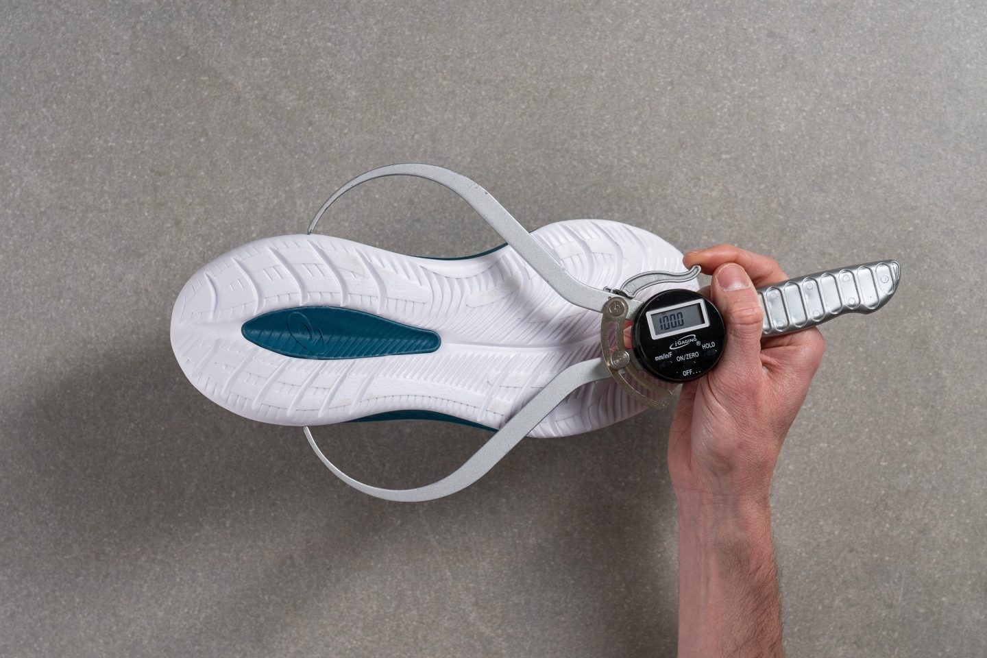 Cut in half: ASICS Gel Cumulus 26 Review (2024) | RunRepeat