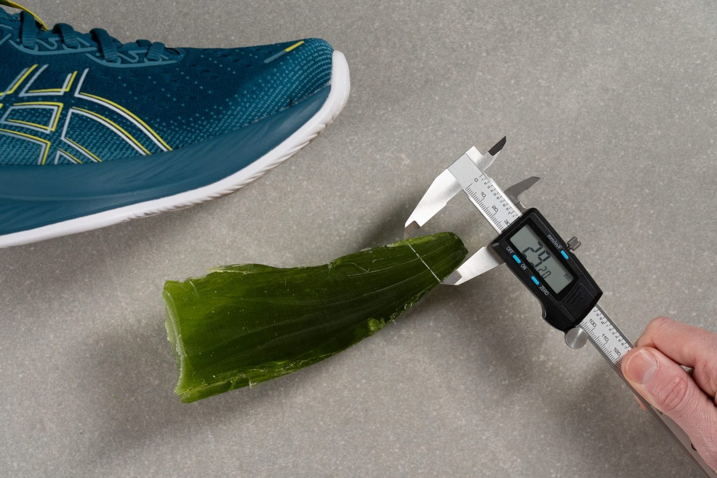 Cut in half: ASICS Gel Cumulus 26 Review (2024) | RunRepeat