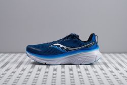 7 Best Running Shoes For Overpronation in 2024 | RunRepeat