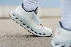 Cut in half: On Cloudtilt Review (2024) | RunRepeat