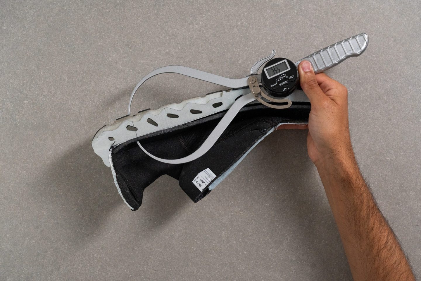 Cut in half: On Cloudtilt Review (2024) | RunRepeat