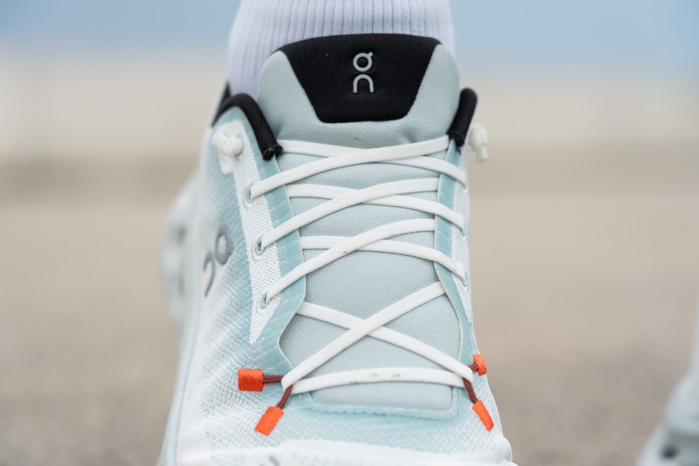 Cut in half: On Cloudtilt Review (2024) | RunRepeat