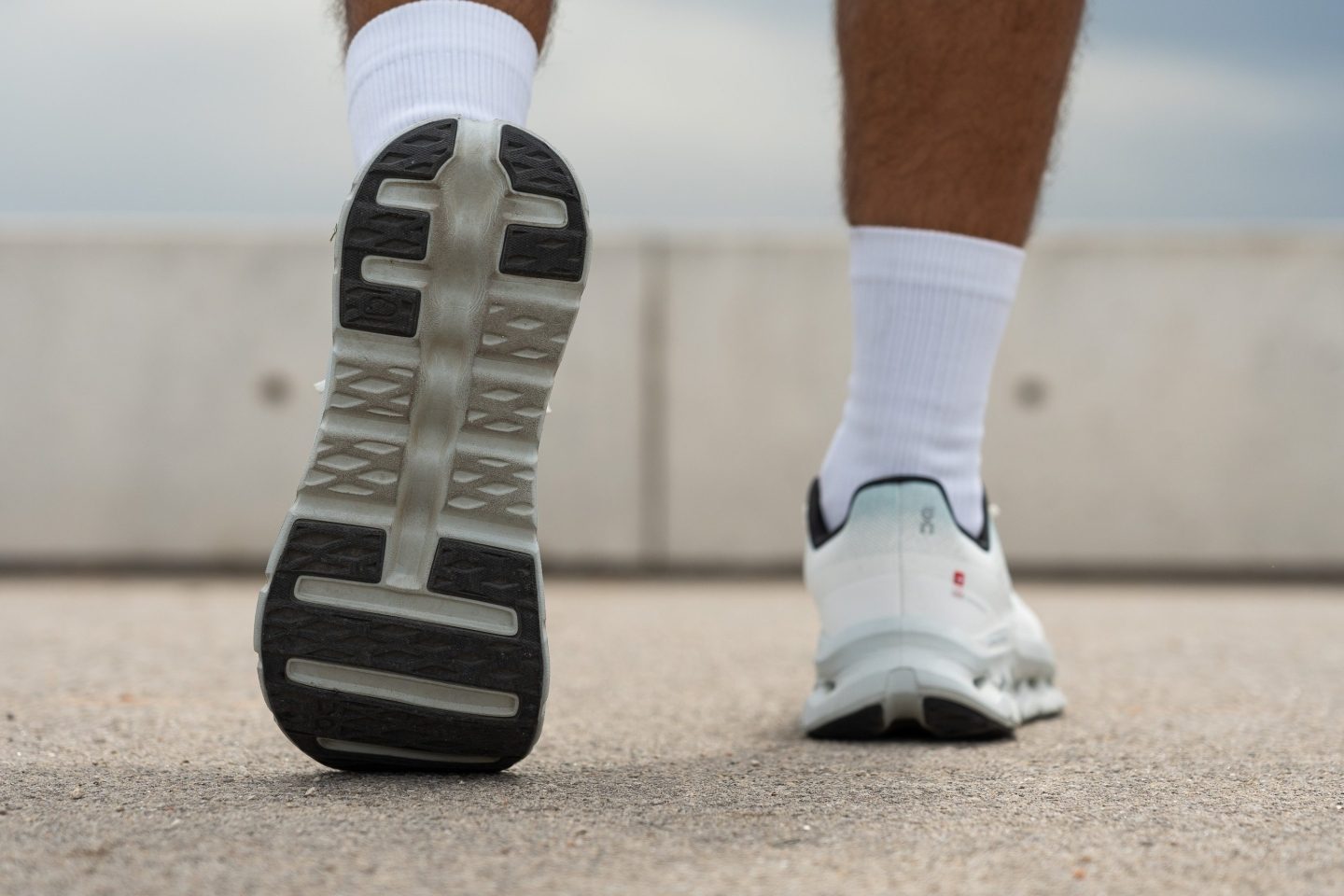 Cut in half: On Cloudtilt Review (2024) | RunRepeat