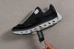 Cut in half: On Cloudtilt Review (2024) | RunRepeat