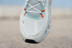 Cut in half: On Cloudtilt Review (2024) | RunRepeat