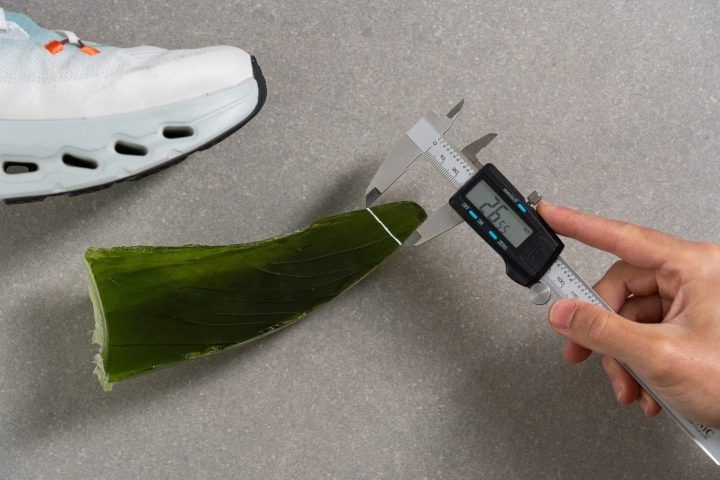 Cortadas por la mitad: Análisis y review de las On Cloudtilt (2024 ...