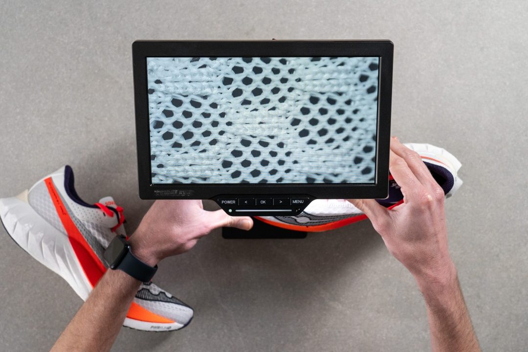 Cut in half: Saucony Endorphin Pro 4 Review (2024) | RunRepeat