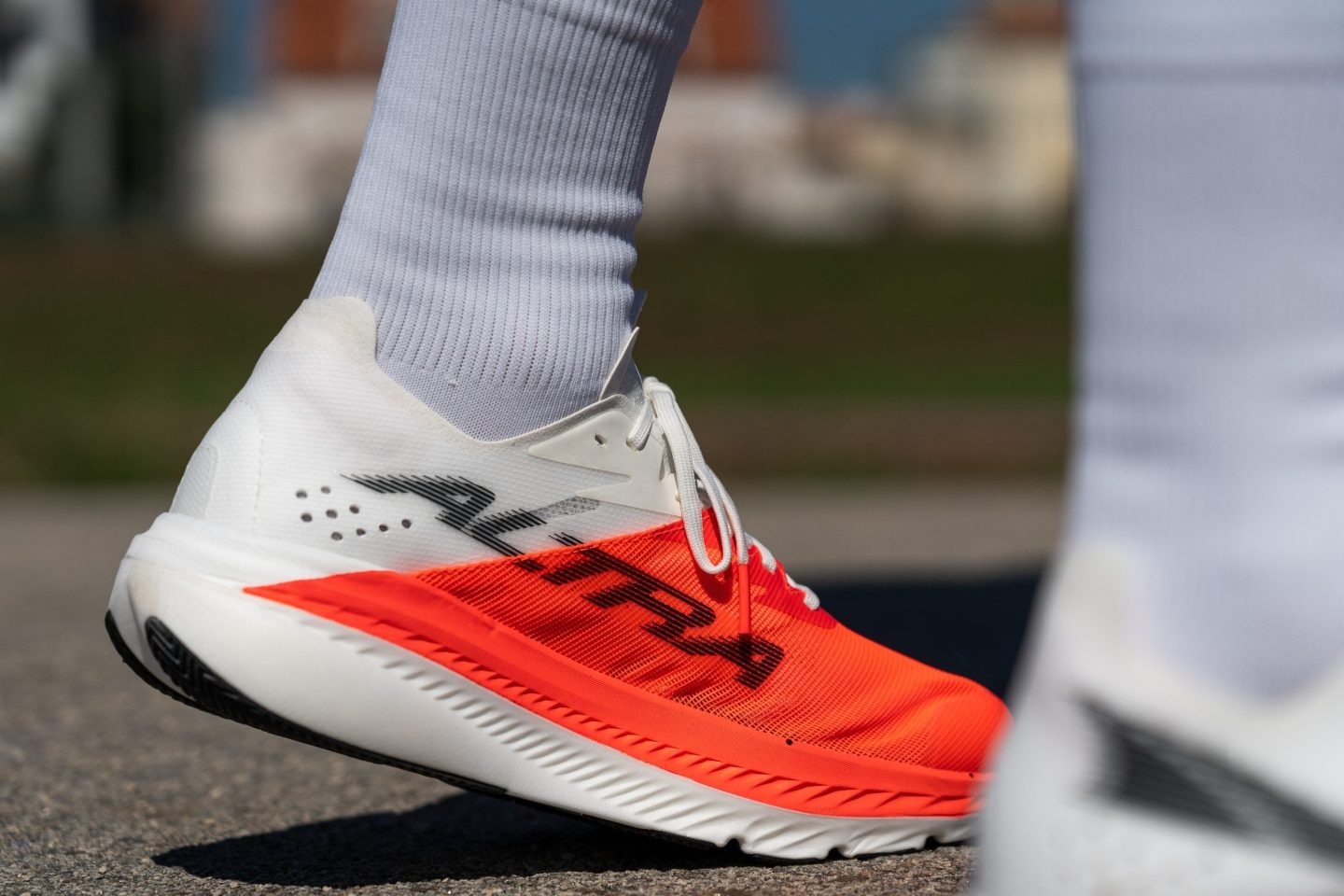 Cut in half: Altra Vanish Carbon 2 Review (2024) | RunRepeat