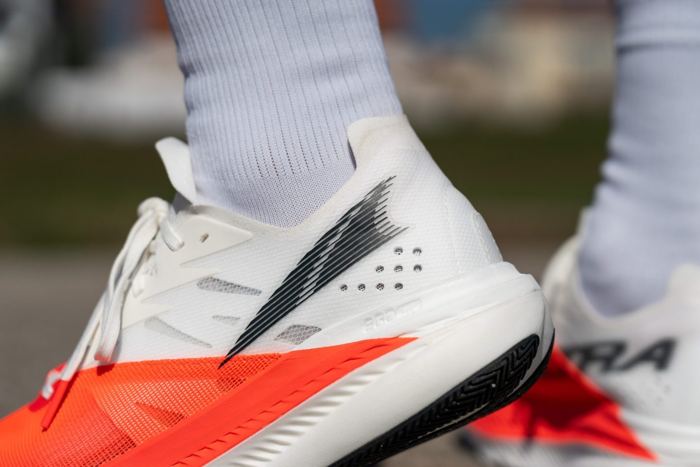 Cut in half: Altra Vanish Carbon 2 Review (2024) | RunRepeat