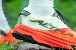 Cut in half: Altra Mont Blanc Carbon Review | RunRepeat