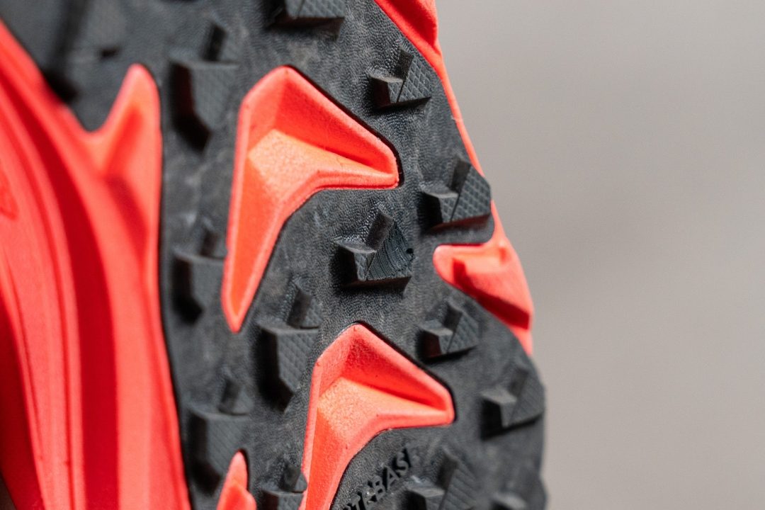 Cut in half: Altra Mont Blanc Carbon Review (2024) | RunRepeat