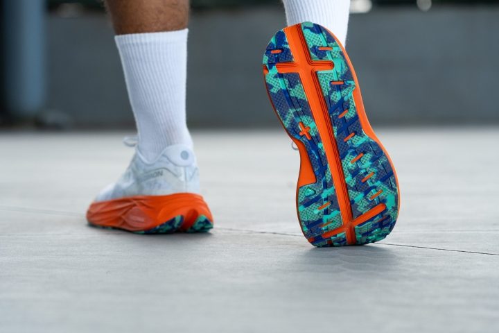 Cut in half: Salomon Aero Glide 2 Review (2024) | RunRepeat