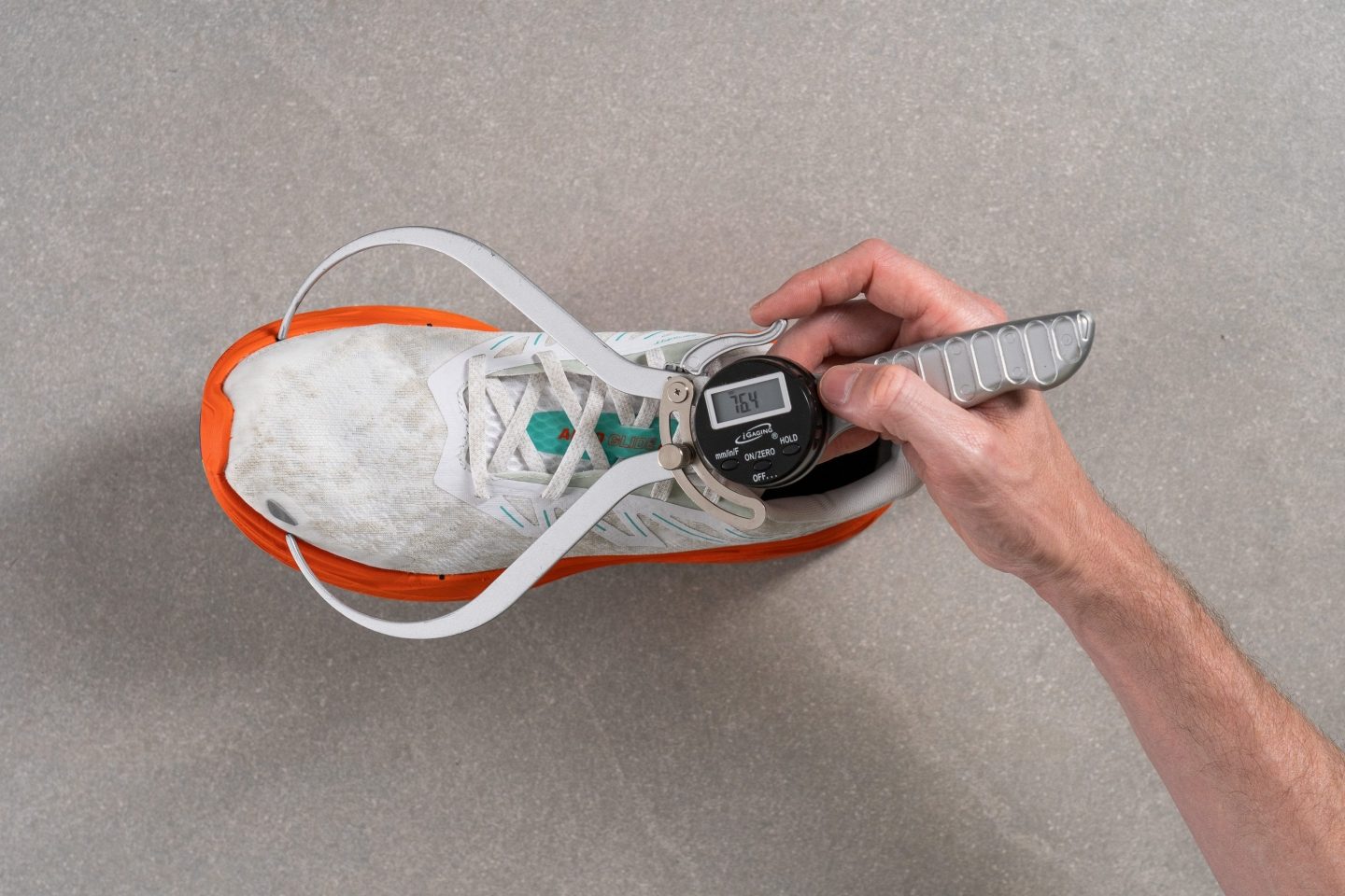 Cut in half: Salomon Aero Glide 2 Review | RunRepeat