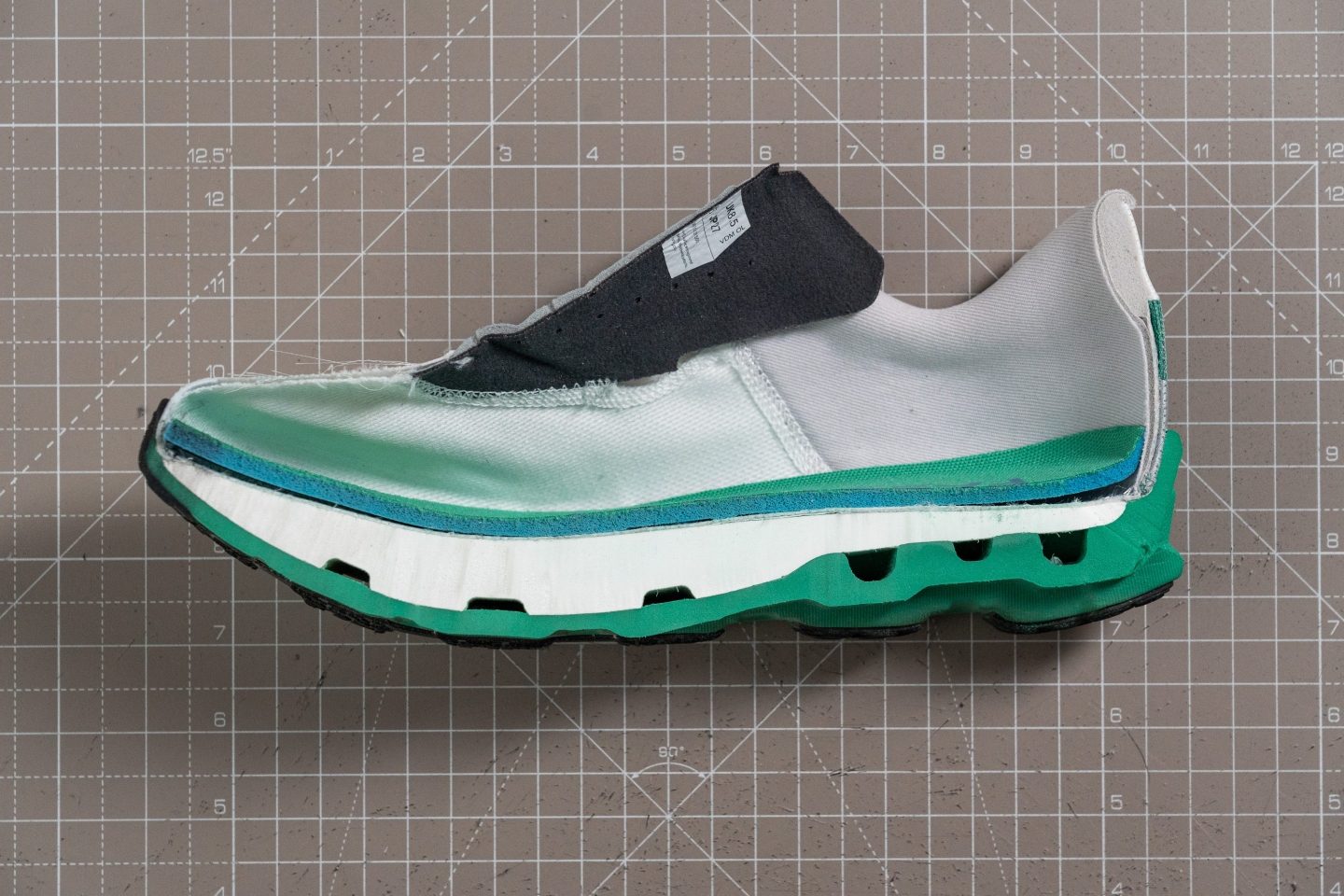 Cut in half: On Cloudmonster Hyper Review | RunRepeat