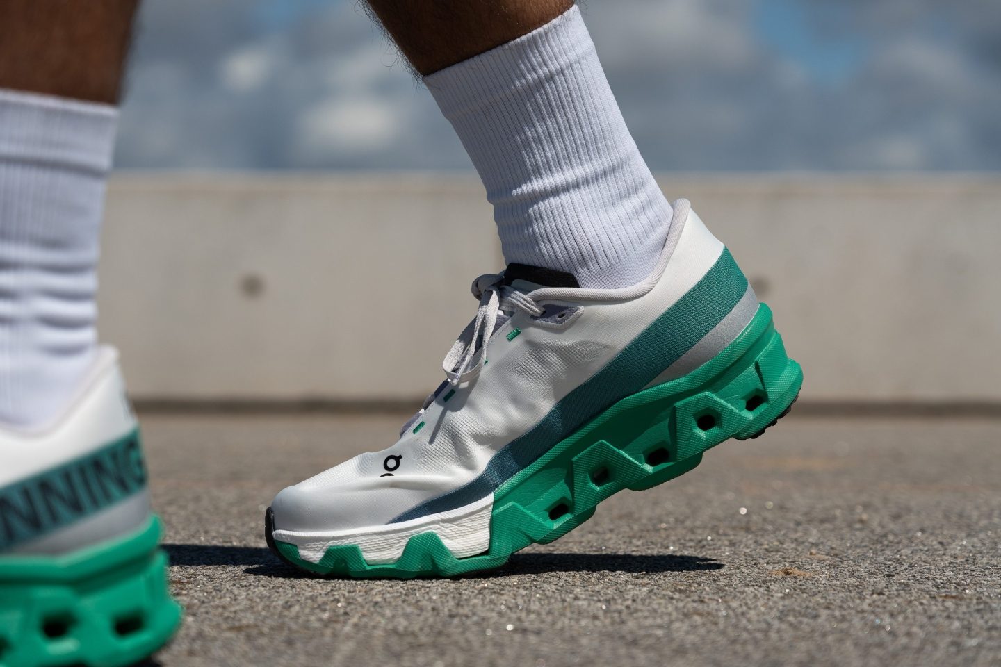 Cut in half: On Cloudmonster Hyper Review | RunRepeat