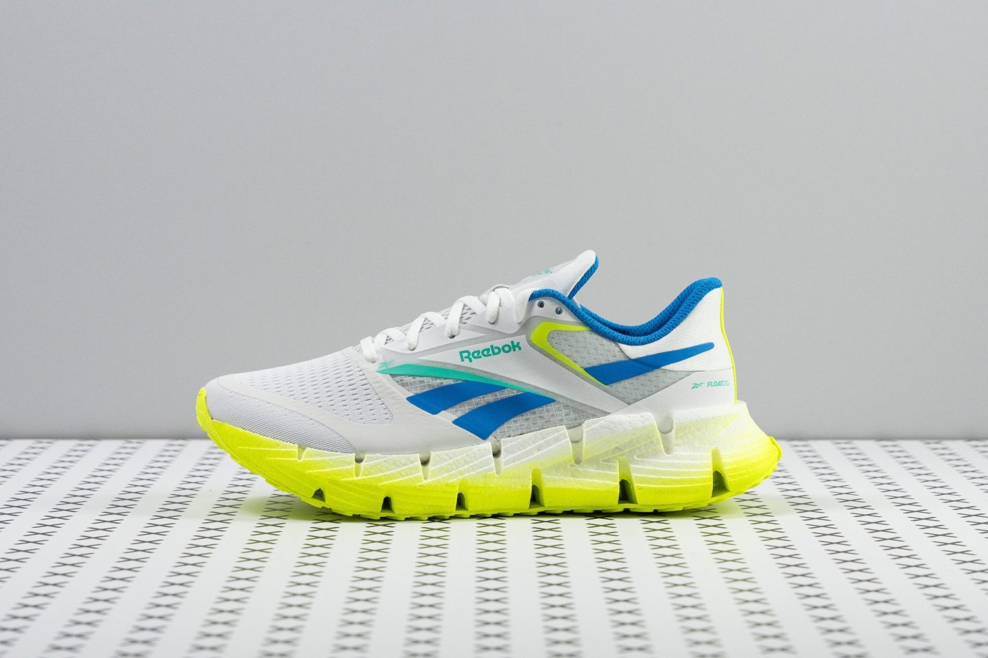 Cortadas por la mitad: Análisis y review de las Reebok FloatZig 1 (2024 ...