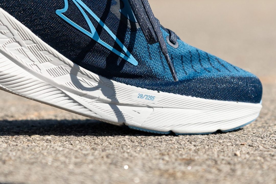 Cut in half: Altra Experience Flow Review (2024) | RunRepeat