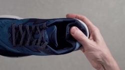Cut in half: Altra Experience Flow Review | RunRepeat