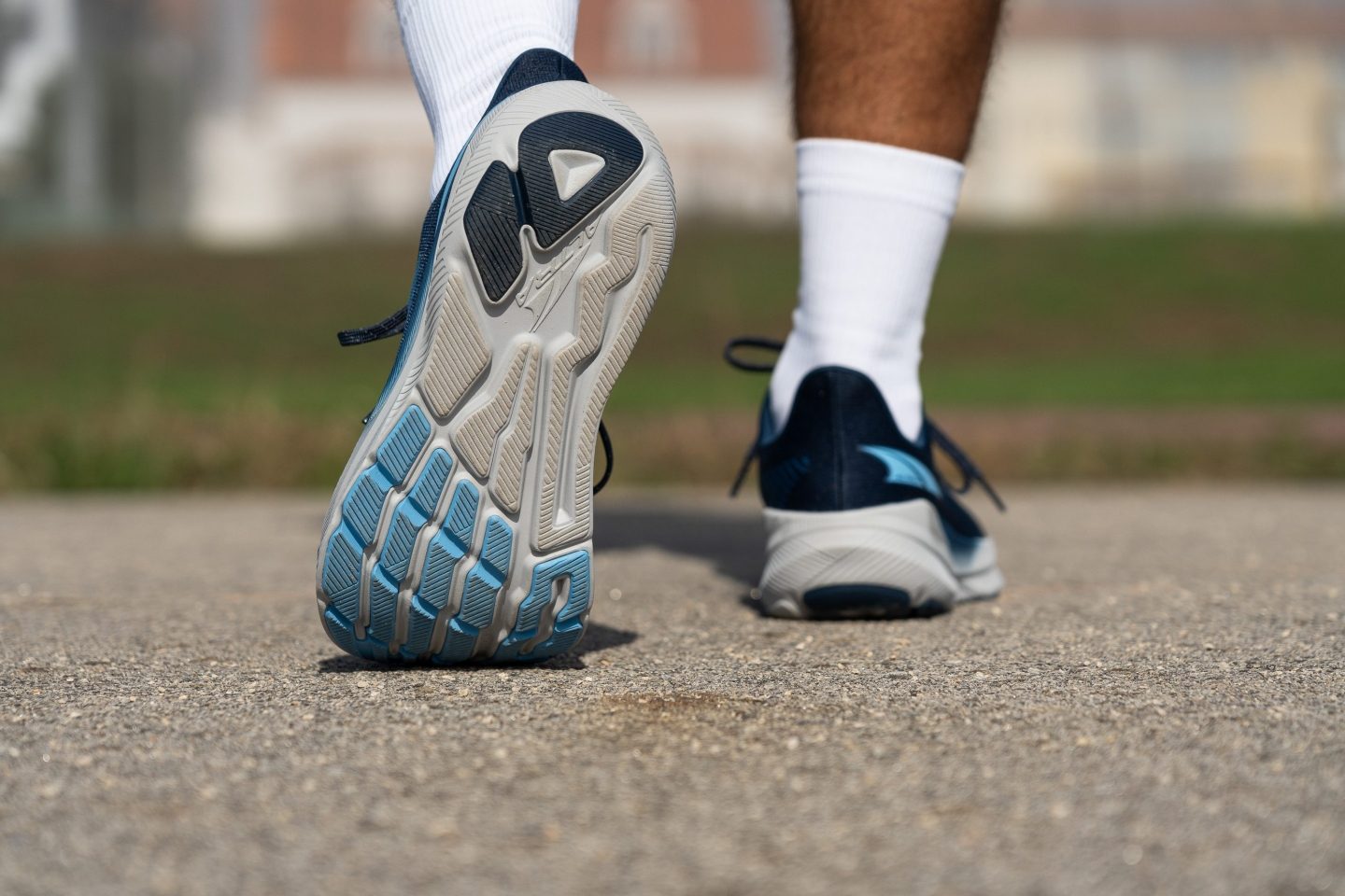 Cut in half: Altra Experience Flow Review (2024) | RunRepeat