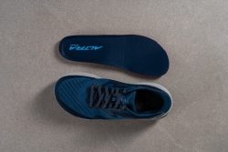 Cut in half: Altra Experience Flow Review | RunRepeat