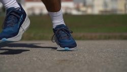 Cut in half: Altra Experience Flow Review | RunRepeat