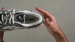 7 Best Sneakers For Flat Feet in 2025 | RunRepeat