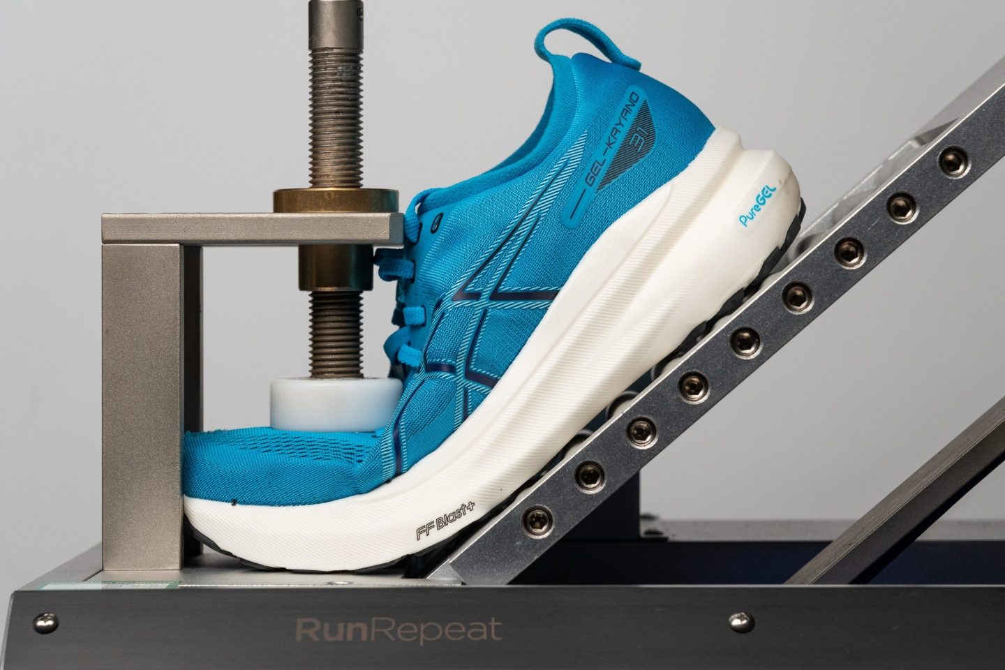 Cut in half: ASICS Gel Kayano 31 Review | RunRepeat