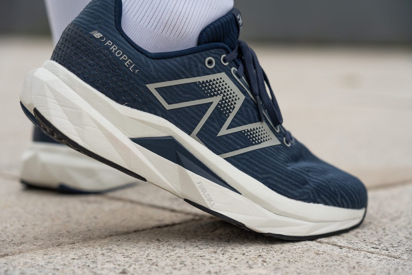 Cut in half: New Balance FuelCell Propel v5 Review (2024) | RunRepeat