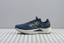 Cut in half: New Balance FuelCell Propel v5 Review | RunRepeat