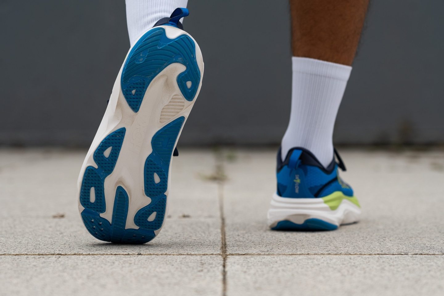 Cut in half: Hoka Skyflow Review (2024) | RunRepeat